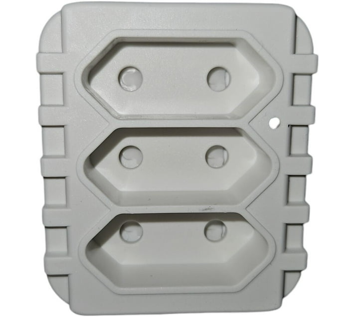 Alphacell Adaptor - 3x5a Power Plug (White) | Makro