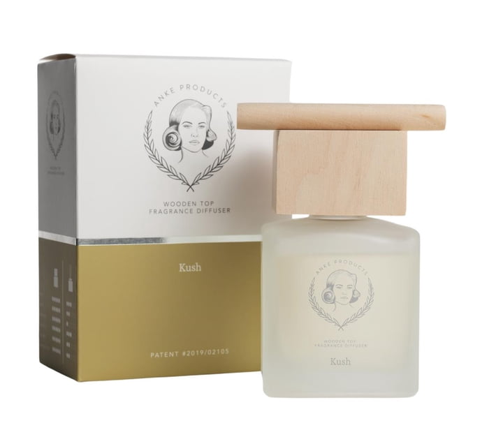 Someone’s in a Makro Kush Wooden Top Diffuser Retail Box 120ml Mood