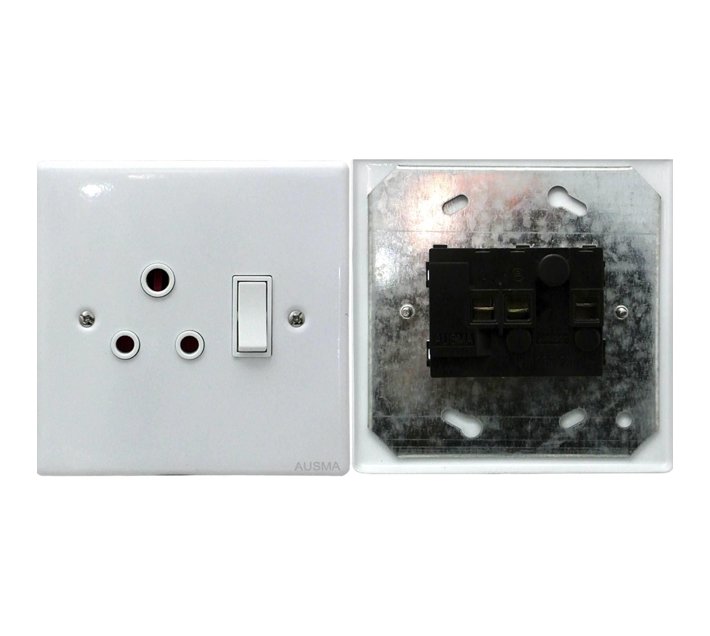 Someone’s in a Makro Alphacell SWITCH WALL SOCKET SINGLE 4X4-(Steel cover white) Mood