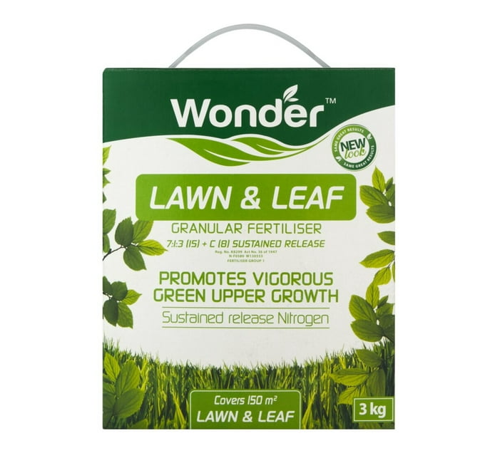 Someone’s in a Makro Wonder 3 kg Fertilizer Lawn & Leaf Mood