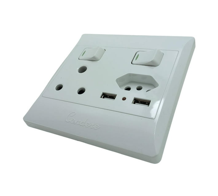 Someone’s in a Makro Multifuntional Wall Socket & USB Mood