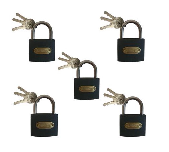Someone’s in a Makro Smte-5 x Security Lock Iron Shackle 60mm Mood