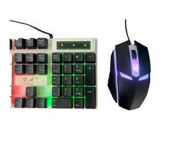 Someone’s in a Makro Gaming Set Mood