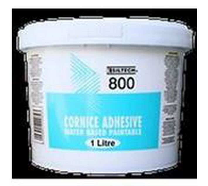 Someone’s in a Makro Cornice Adhesive Mood