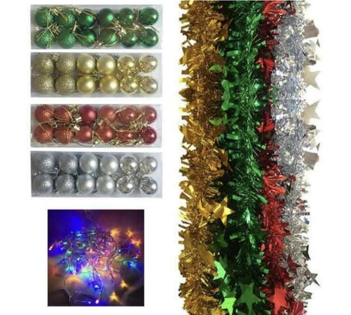 Deco Christmas Combo Lights, Tinsel and Baubles Balls Christmas tree ...