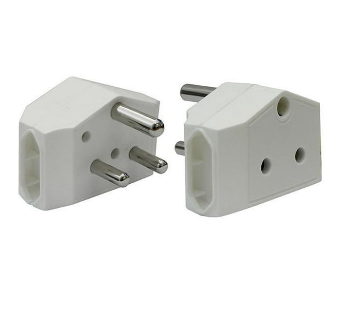 Someone’s in a Makro Alphacell ADAPTOR - 1x16A,2x5A Mood