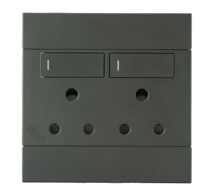 Someone’s in a Makro Major Tech 100 mm x 100 mm Veti 2 Double Socket ...