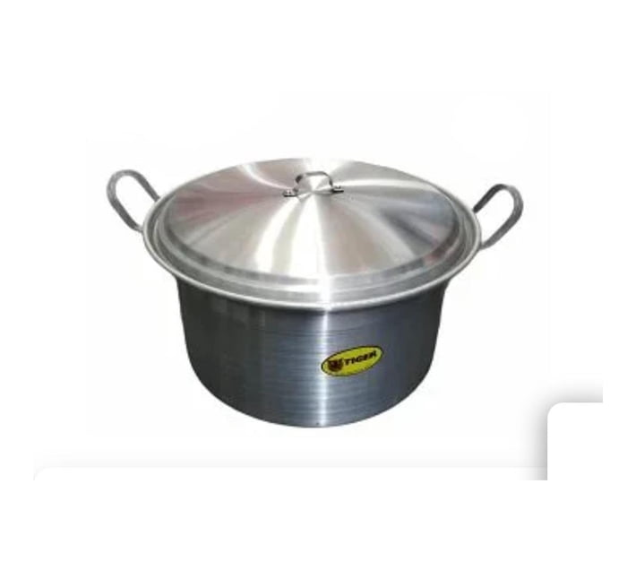 Someone’s in a Makro Aluminium catering Pot 60lt Mood