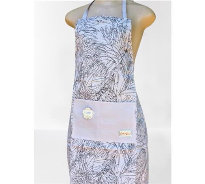 Someone’s in a Makro Beautiful floral aprons Mood