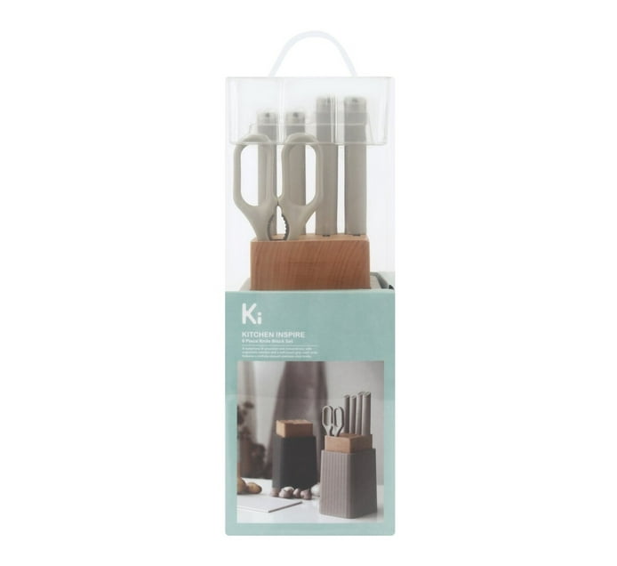 Someone’s in a Makro Kitchen Inspire 6 PIECE Inspire Knife Block Set Mood