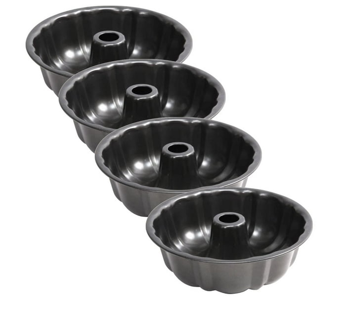 Someone’s in a Makro Baking Pan with hole in Middle Set of 4 (10cm) Mood