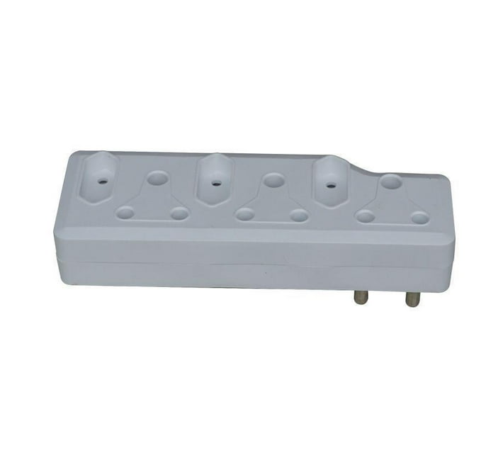 Someone’s in a Makro 6-Way Multi-Plug Adaptor Mood