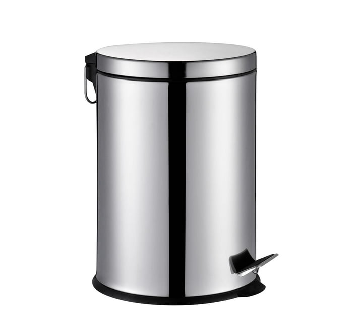 Someone’s in a Makro Continental Homeware 30 ltr Dustbin Mood