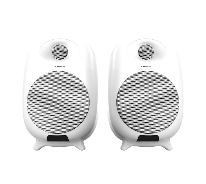 Someone’s in a Makro SonicGear StudioPod V-HD Bluetooth Speakers ...