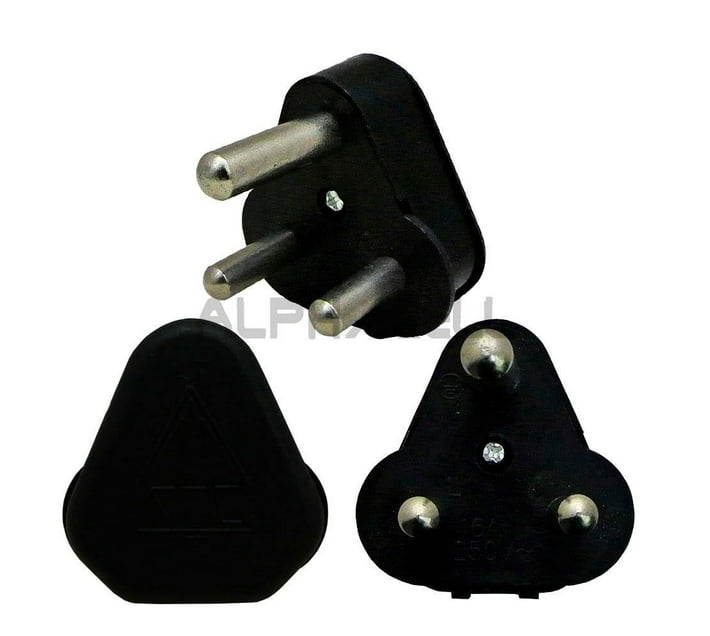 Someone’s in a Makro Alphacell PLUG TOP 16A Black pvc Mood