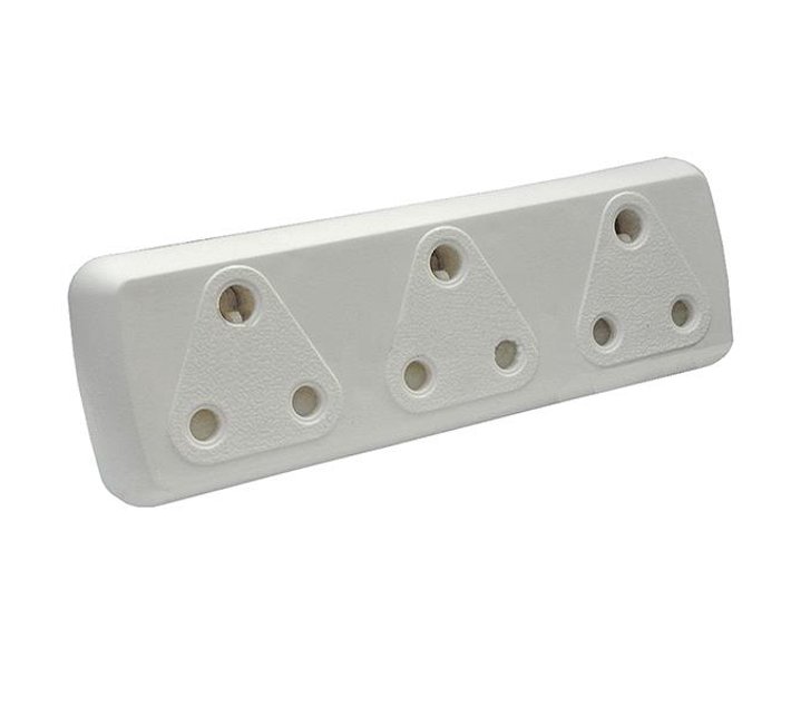Someone’s in a Makro Alphacell ADAPTOR - 3x16A Mood