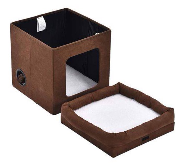 Someone’s in a Makro Collapsible Cat House Cube Mood