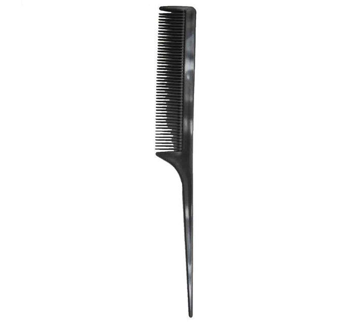 Someone’s in a Makro Comb Ladies Tail Nylon Black 205mm Mood