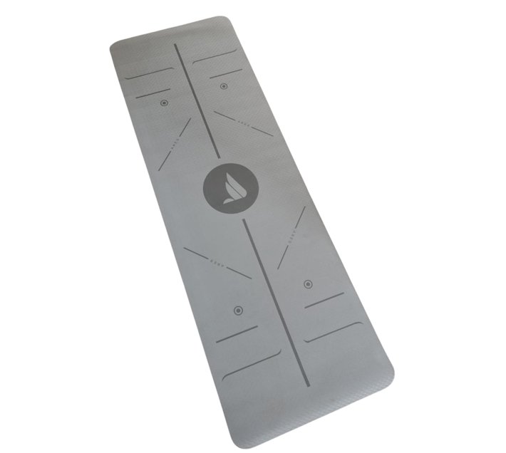 Someone’s in a Makro Ares Active Bodyline TPE + Rubber Yoga Mat Mood