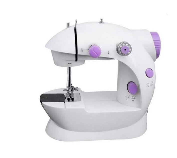 Someone’s in a Makro Mini Sewing machine Mood