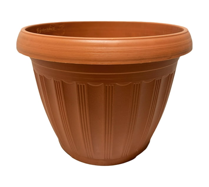 Someone’s in a Makro Grovida Round Plastic Garden Planter Pot - Medium ...
