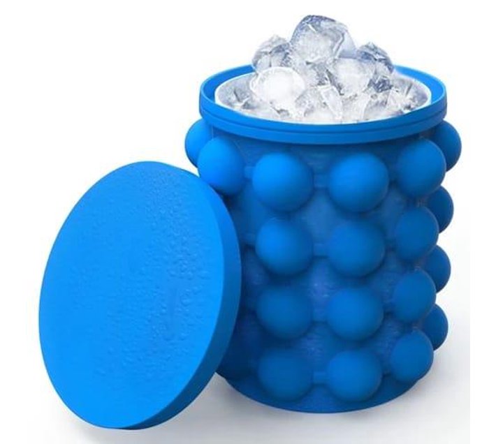 Someone’s in a Makro Silicon ice-cube maker. Mood