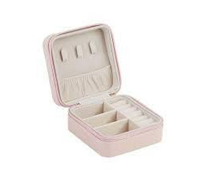 Someone’s in a Makro Mini Jewelry Storage Box Mood
