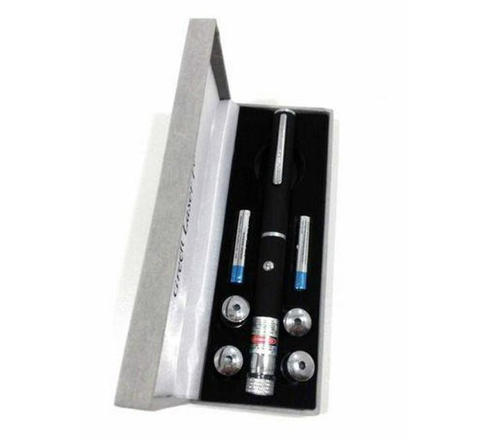 Someone’s in a Makro Green Laser Pointer Mood