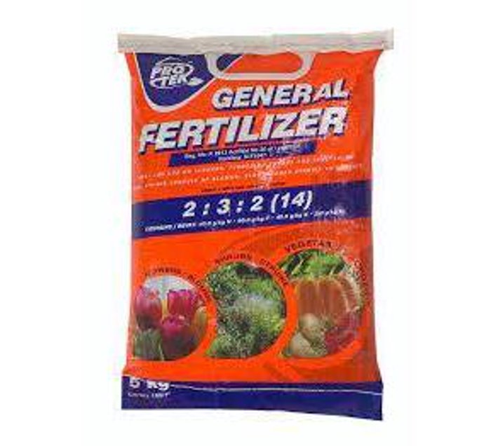 Someone’s in a Makro Protek General Fertilizer 5Kg Mood