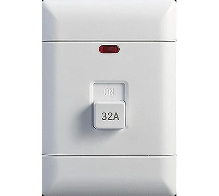 NEU 32DP 12 A C Socket (Pack of 1) | Makro