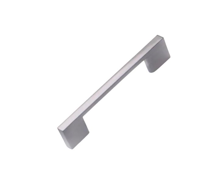 Someone’s in a Makro Strip Handle. Brushed Satin Nickel. 96mm - 8pack Mood