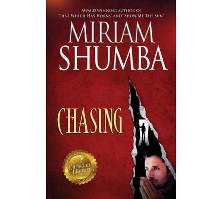 Chasing (Paperback / softback) | Makro