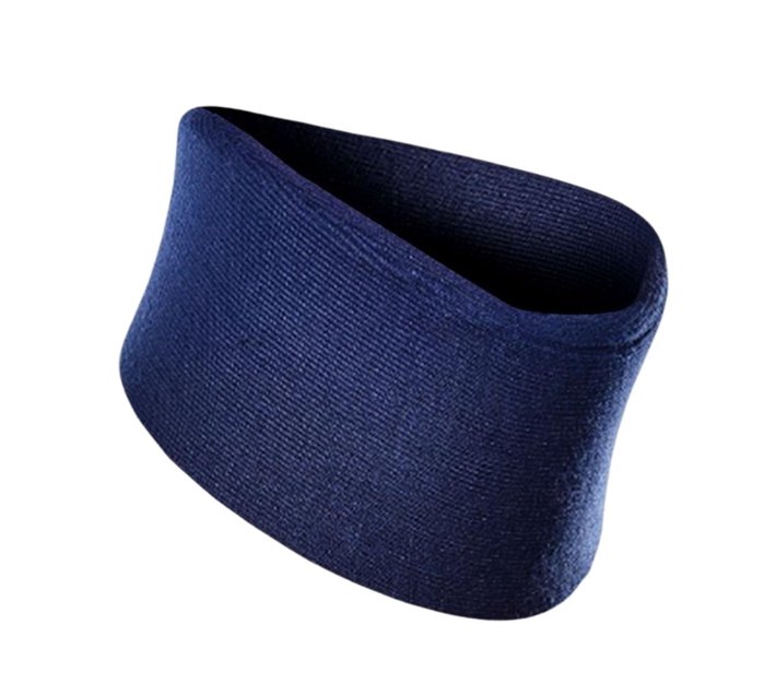 Someone’s in a Makro Neck Collar Navy-Mx Support Mood