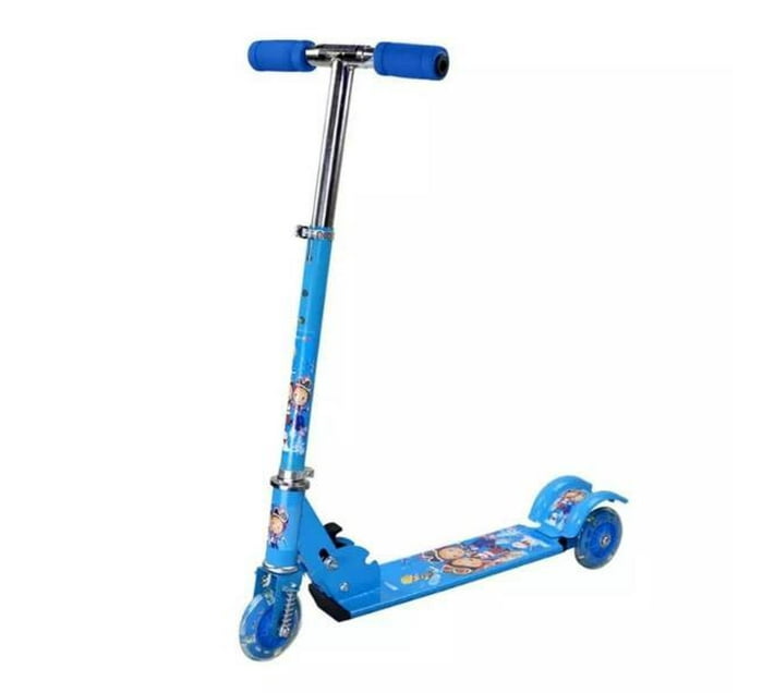 Someone’s in a Makro Led Scooters - BLUE Mood