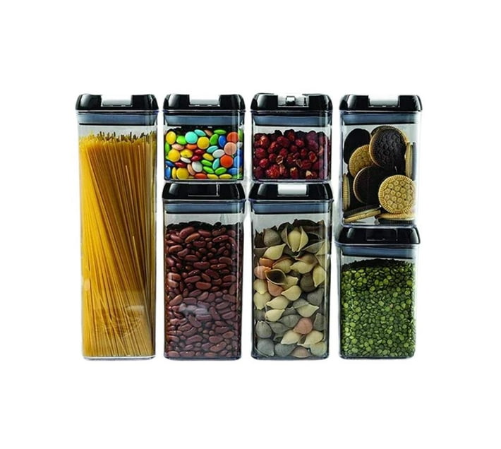 Someone’s in a Makro Food Storage Containers 7 PC Mood