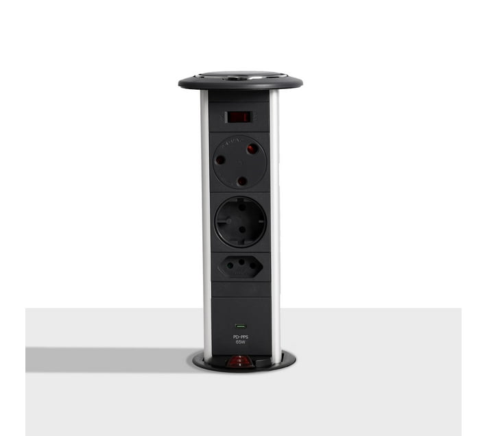 Someone’s in a Makro Powerlogic Powerdock MK465 Pull Up Multiplug with ...