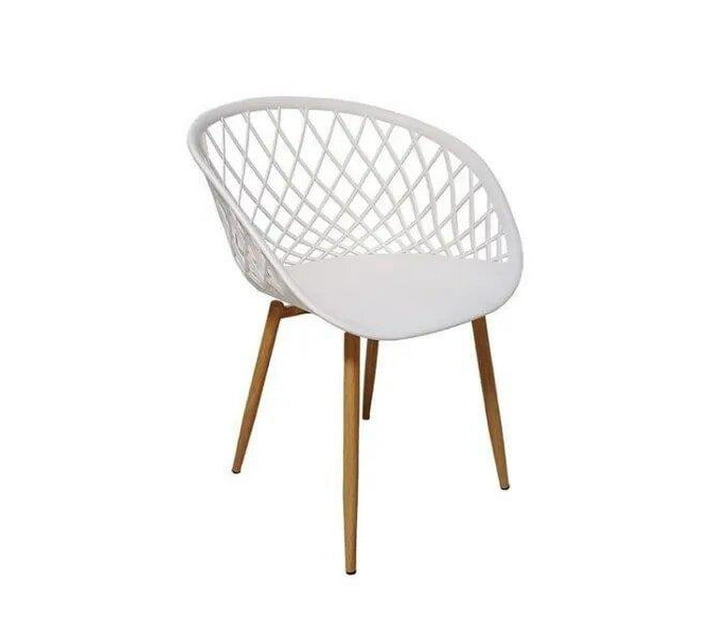 Someone’s in a Makro SunBreeze Patio Chair -White Mood