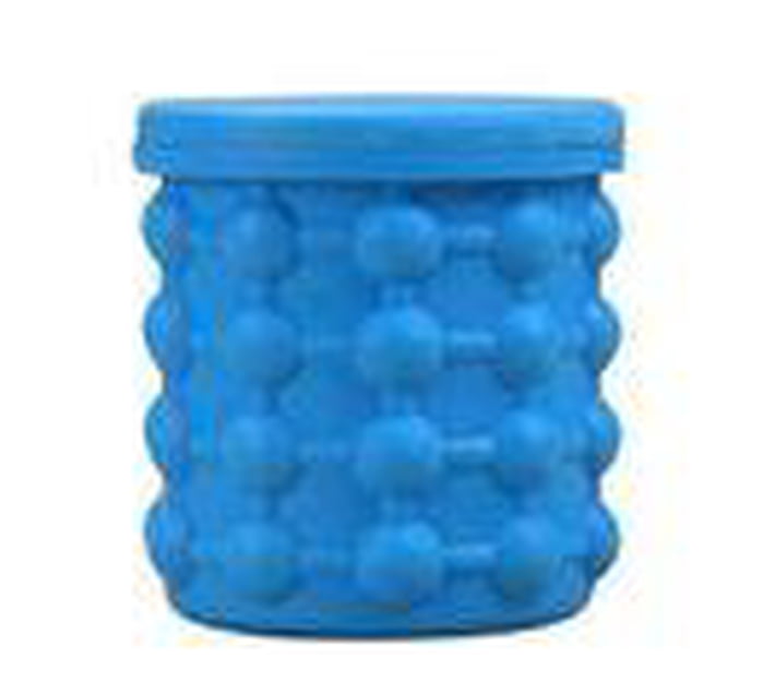 Someone’s in a Makro 120 Ice Cube Maker Mood